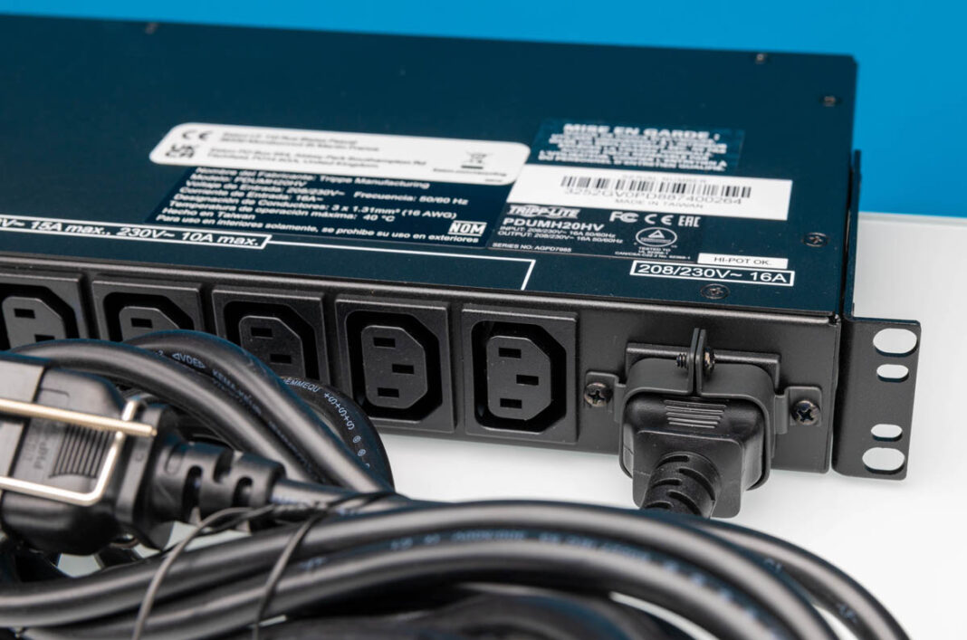 Tripp Lite PDUMH20HV Review A C20 and L6-20P 1U Metered PDU