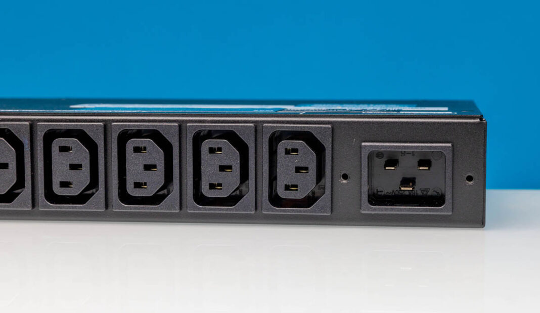 Tripp Lite PDUMH20HV Review A C20 and L6-20P 1U Metered PDU