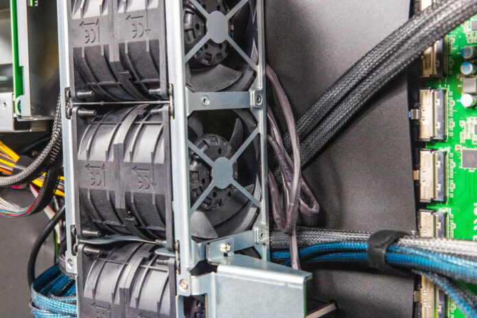 ASRock Rack 6U8X-EGS2 H200 NVIDIA HGX H200 AI Server Review