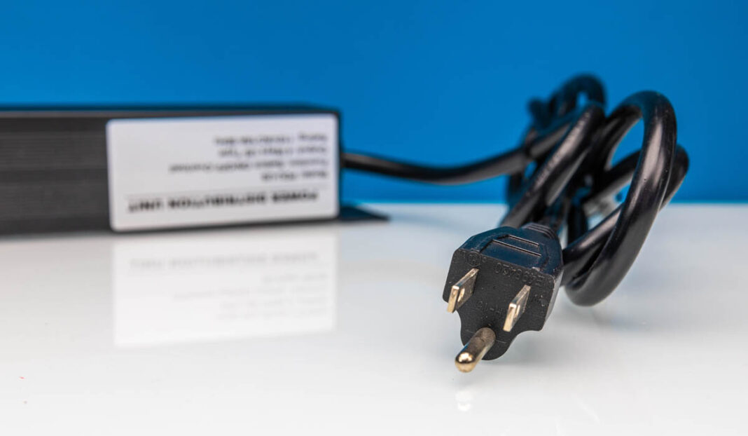 Tupavco 4 Outlet 10in Rack Power Strip Mini Review - ServeTheHome