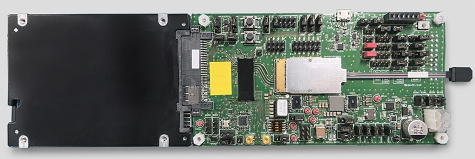 Kioxia AIO Core and Kyocera Develop PCIe Gen5 Over Optics SSD