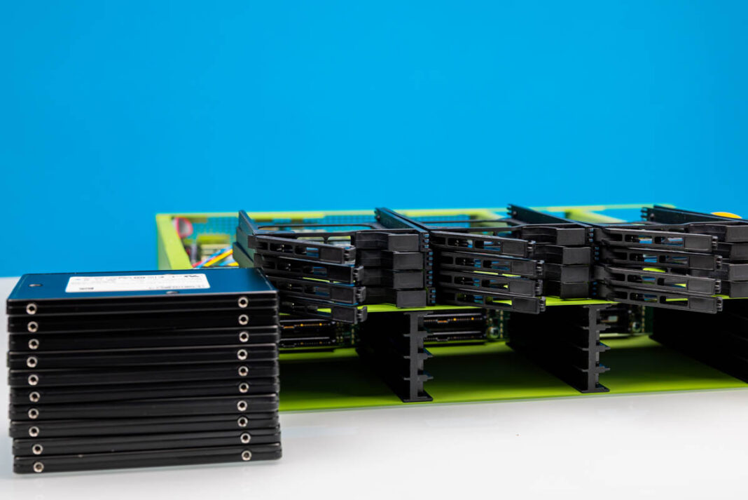 MikroTik RDS2216-2XG-4S+4XS-2XQ Review A Better SwitchNASServer with a ...