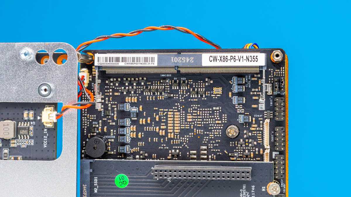 CWWK Pocket Nas Pocket PC Green Inside 4 - ServeTheHome