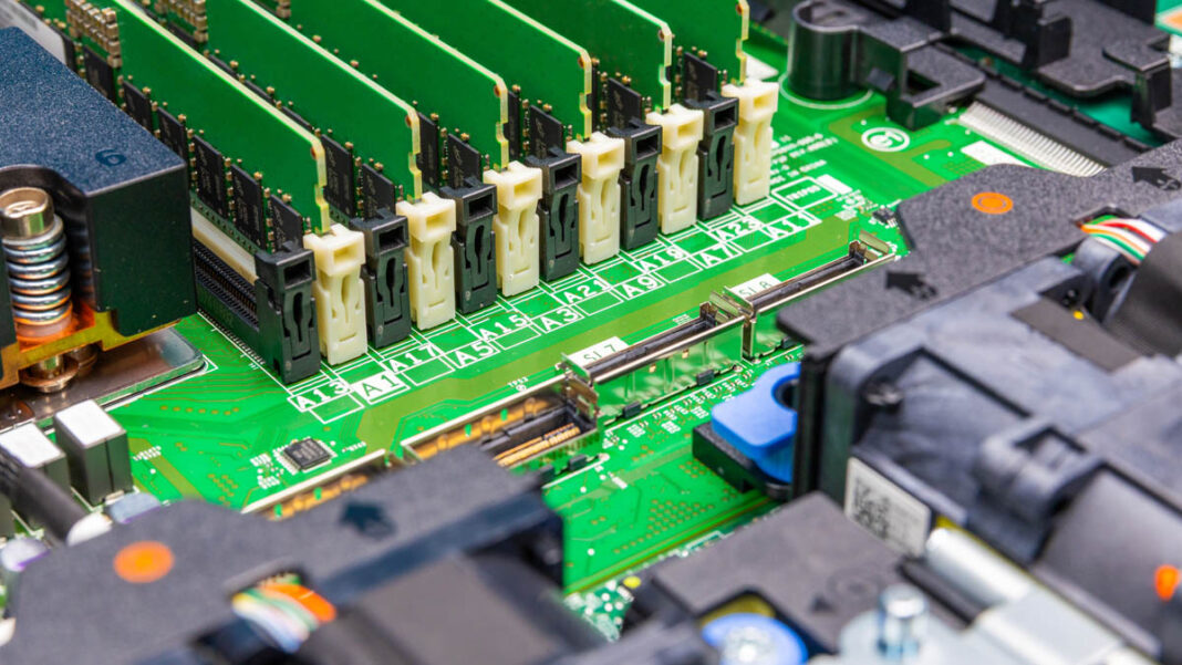 Dell PowerEdge R6715 Review A Spiffy 1U AMD EPYC Server - Page 2 of 4 ...