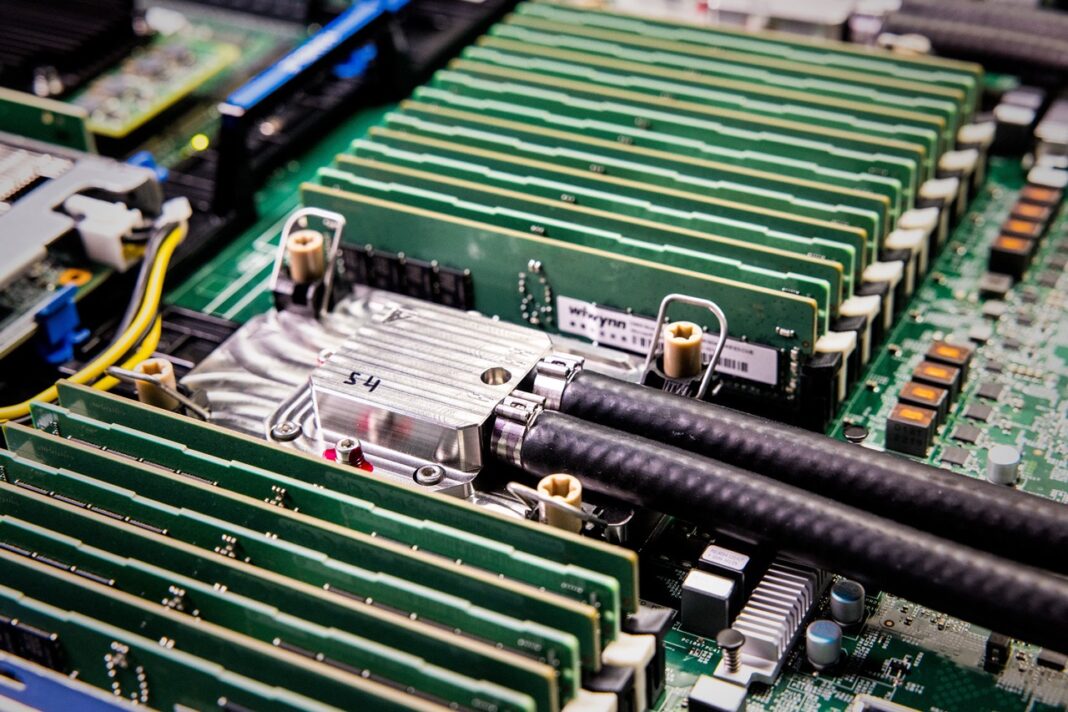 Microsoft Etches Complex Microfluidics Channels Directly into Silicon ...