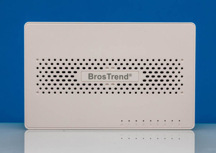 BrosTrend S3 8-port 2.5GbE Switch Review A MaxLinear Option - ServeTheHome