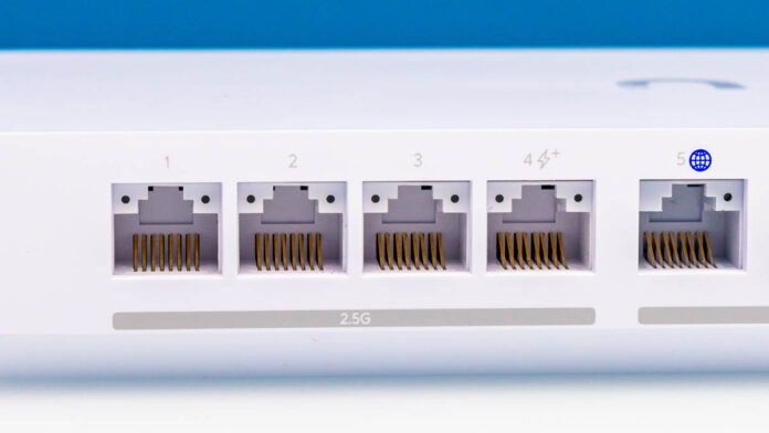 Ubiquiti UniFi Cloud Gateway Fiber UCG-Fiber Review - ServeTheHome
