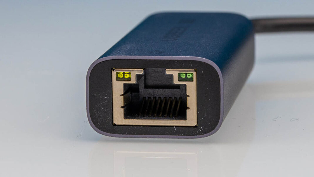 UGREEN USB-A to RJ45 2.5GbE Adapter Review - ServeTheHome